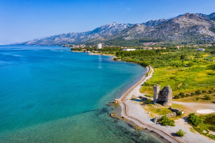 Starigrad Paklenica: med nebom in morjem - Pag.si