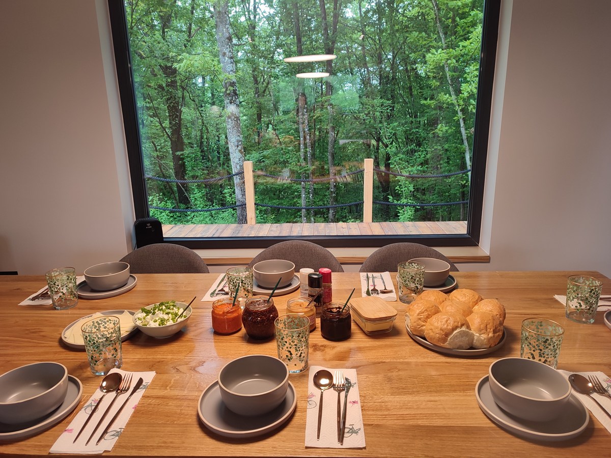 Tree Elements »hišice ljubezni na drevesih« - Pag.si